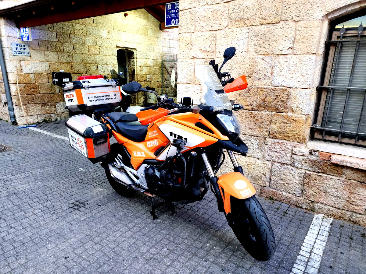 القدس اعتقال متطوع في اسعاف ايحود هتسلا بشبهة تجارة المخدرات باستخدام الدراجة النارية الخاصة